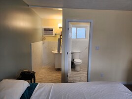 Quarto clássico, 1 cama Queen, para não fumantes | Escrivaninha, Wi-Fi de cortesia, roupa de cama