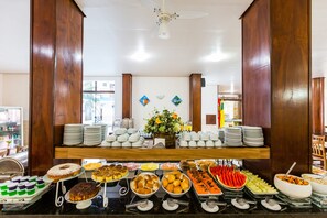Pequeno-almoço tipo buffet diário incluído