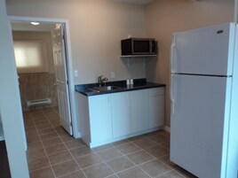 Quarto Clássico, 2 camas queen-size | Cozinha privada | Um frigorífico, um micro-ondas 