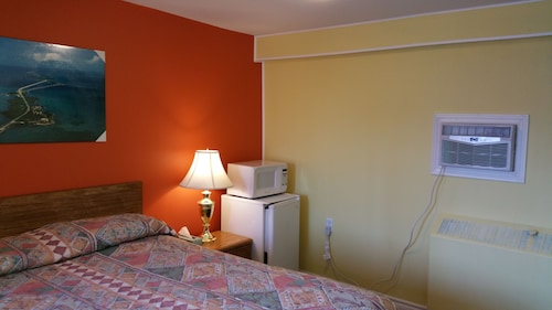 Book The Best Hotels in Pelee Island for 2023 from CA $100 - Expedia