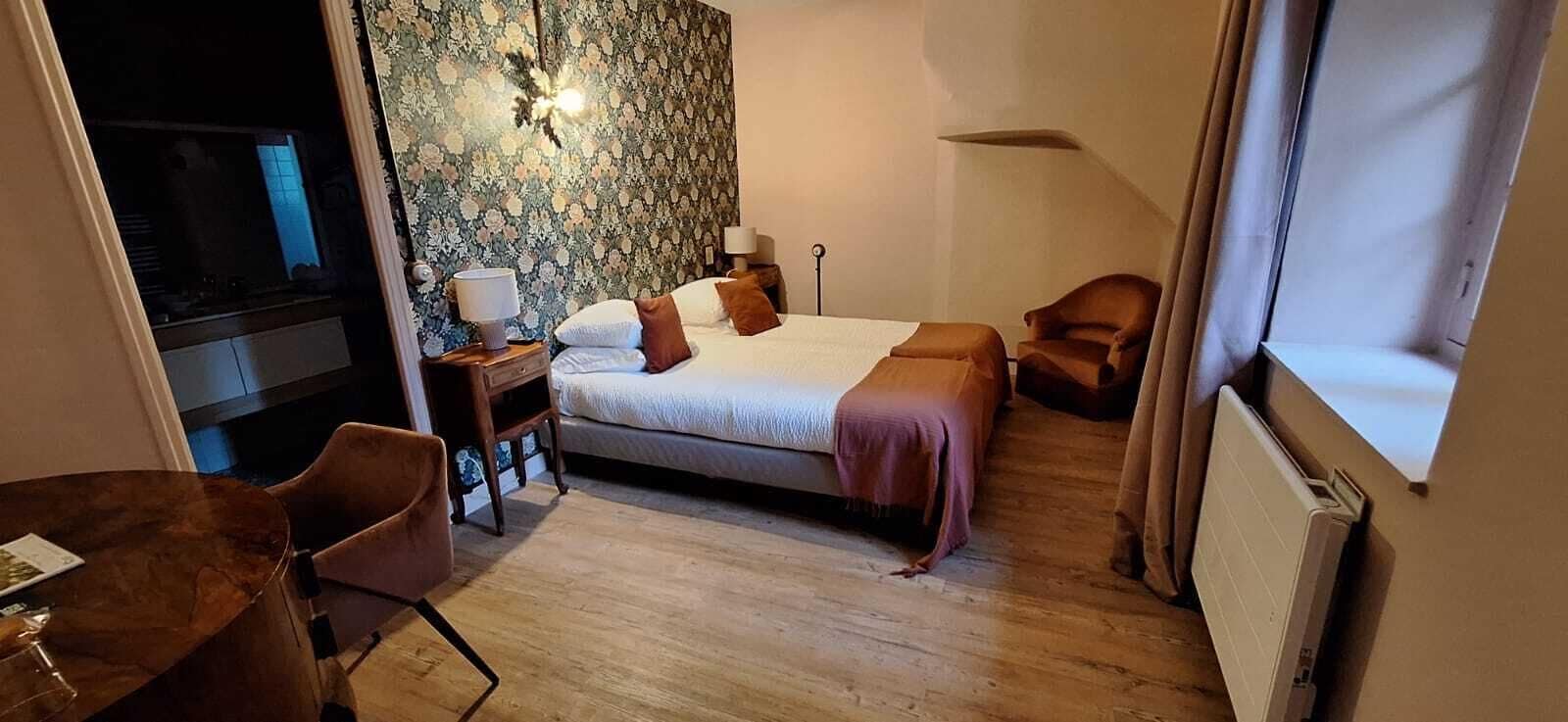 Quarto casal ou duplo conforto | Escrivaninha, berços grátis, Wi-Fi de cortesia