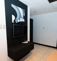 Quarto Duplo Deluxe, 1 cama de casal | Televisão