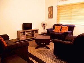 Cofre no quarto, secretária, berços/camas para crianças, Wi-fi grátis