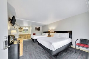 Quarto casal tradicional, 2 camas Queen | Wi-Fi de cortesia, roupa de cama