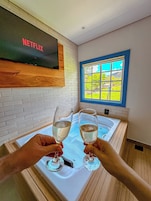 Quarto superluxo, 1 quarto | Frigobar, Wi-Fi de cortesia, roupa de cama