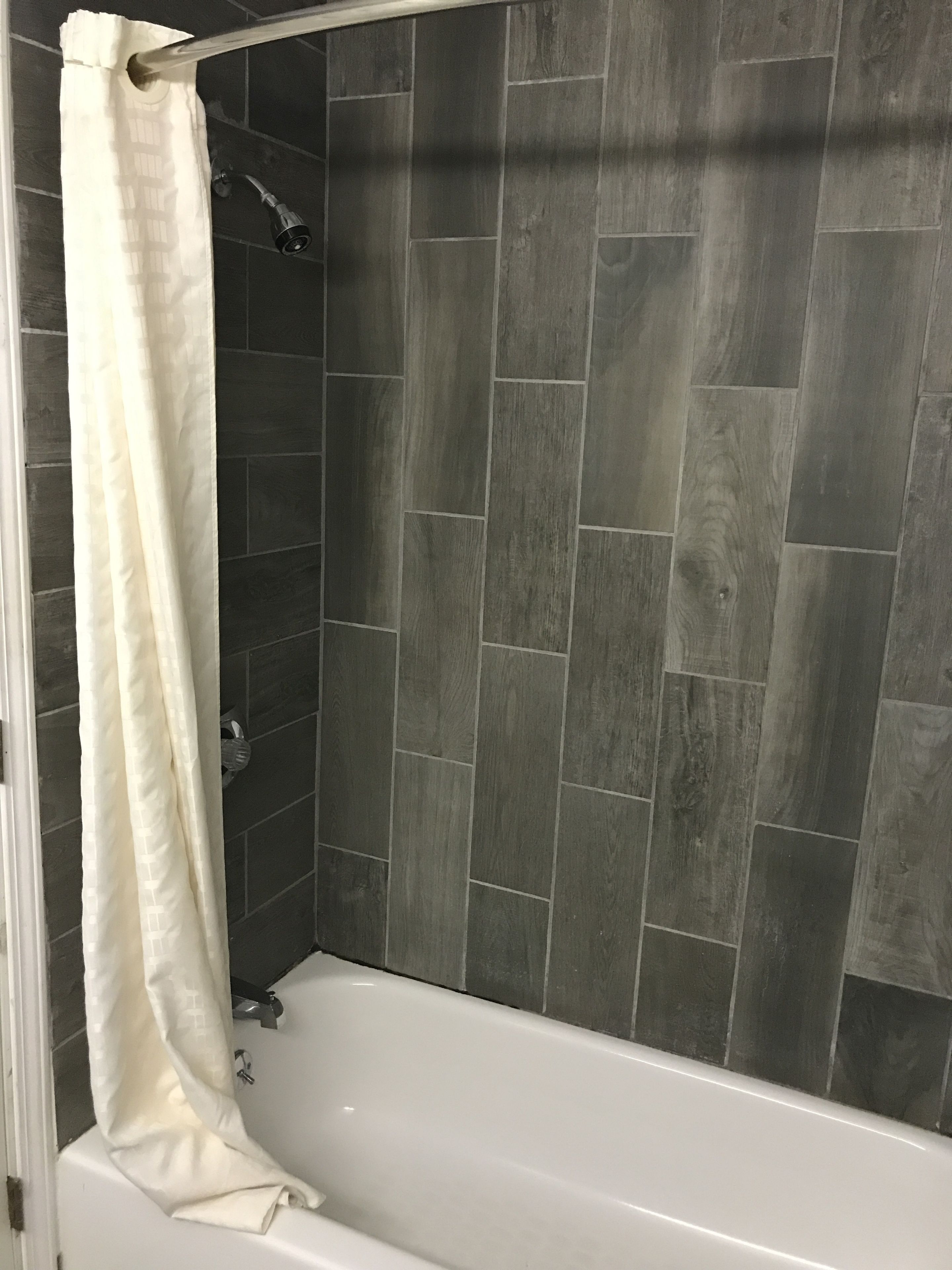 Quarto casal standard, 2 camas Queen | Chuveiro