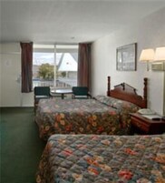 Escrivaninha, ferros/tábuas de passar roupa, Wi-Fi de cortesia