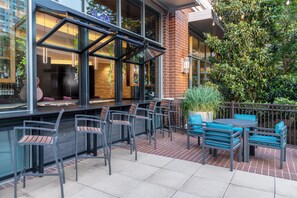 Serve almoços e jantares 