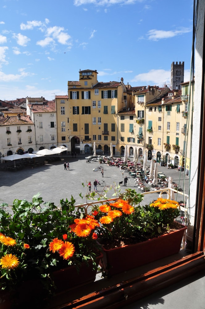 At Home Bed And Breakfast - Lucca