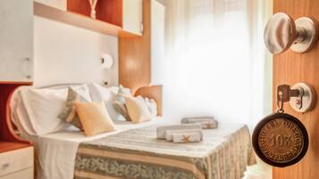 Cofre no quarto, secretária, Wi-fi grátis