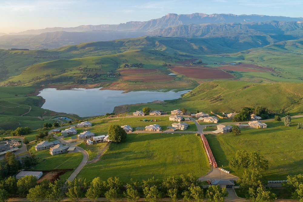 Cayley Mountain Resort - Cathkin Park