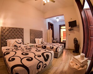 Quarto casal | Roupas de cama premium, cofres nos quartos