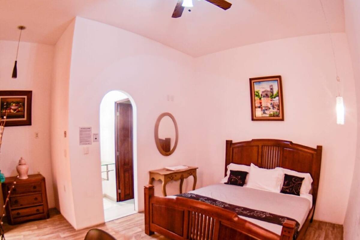Quarto solteiro | Roupas de cama premium, cofres nos quartos