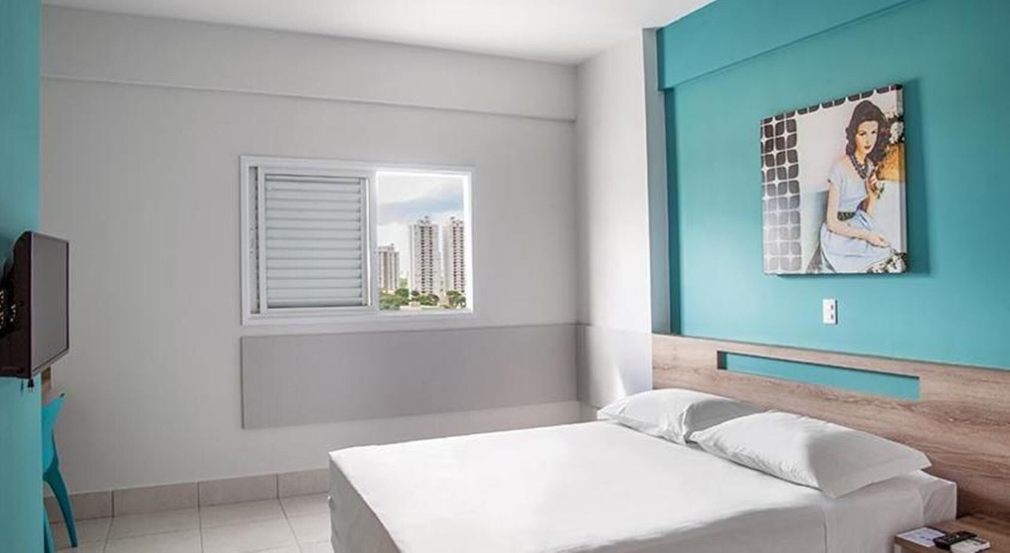 Minibar, cofre no quarto, cortinas/cortinados opacos 