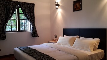 Quarto standard | Escrivaninha, ferros/tábuas de passar roupa, Wi-Fi de cortesia