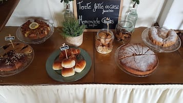 Café da manhã continental todos os dias (EUR 20 por pessoa)