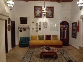Quarto triplo básico | Terraço/pátio