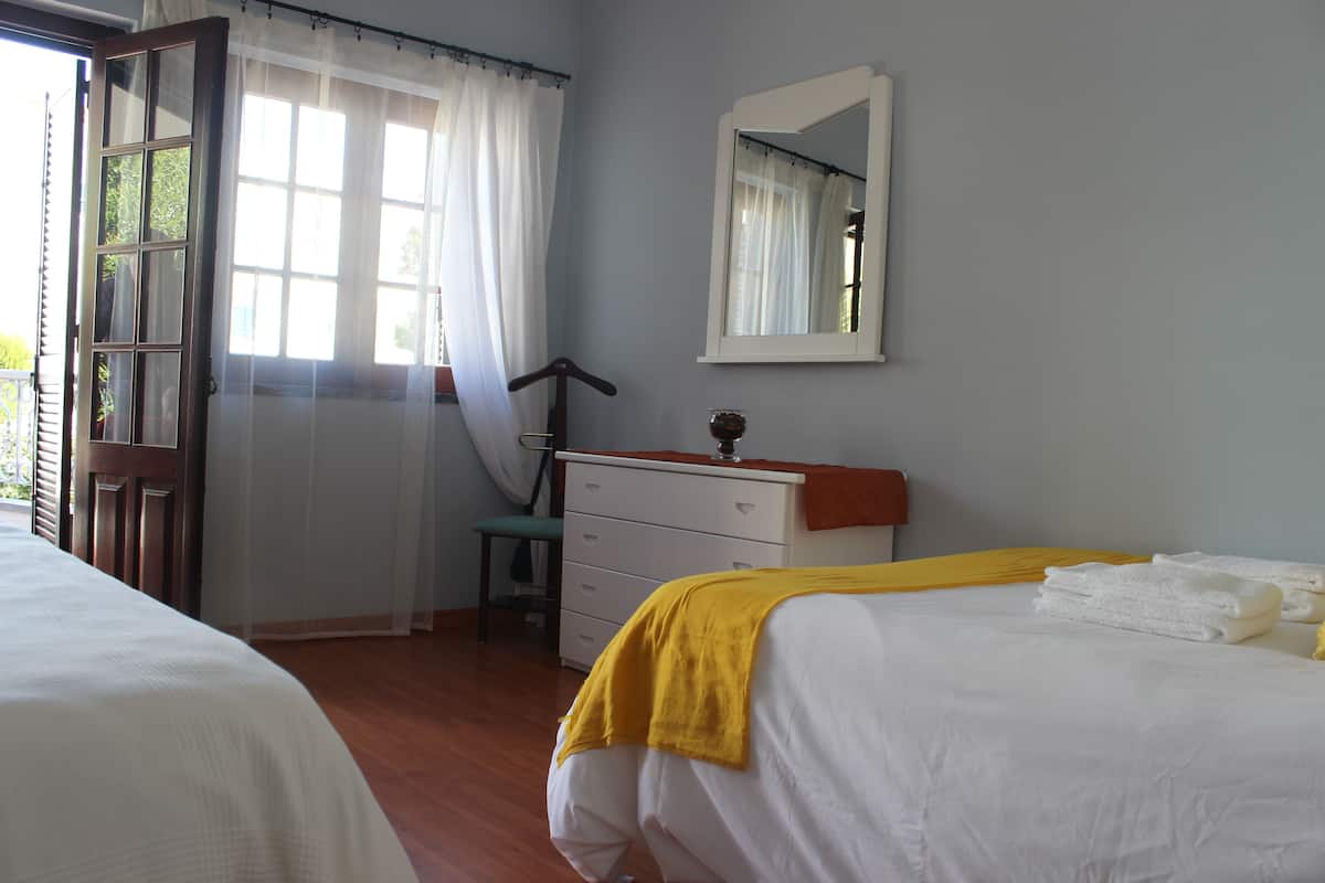 Quarto casal, banheiro compartilhado (Dream Wave) | Cofres nos quartos, cortinas blackout, Wi-Fi de cortesia, roupa de cama
