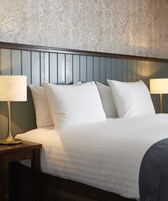 Quarto Duplo | Secretária, cortinas/cortinados opacos, Wi-fi grátis 