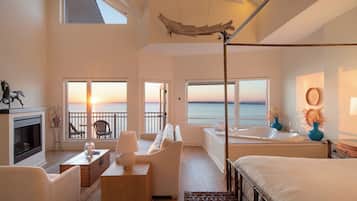 Suite de Luxo, 1 cama king-size, lareira, vista para a baía (Jacuzzi NO.9) | Lençóis italianos Frette, roupa de alta qualidade, edredões de penas