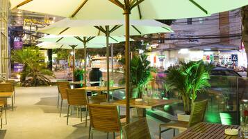 Café da manhã, almoço e jantar