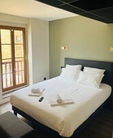 Quarto Duplo Standard | Com decoração personalizada, com mobília individualizada 