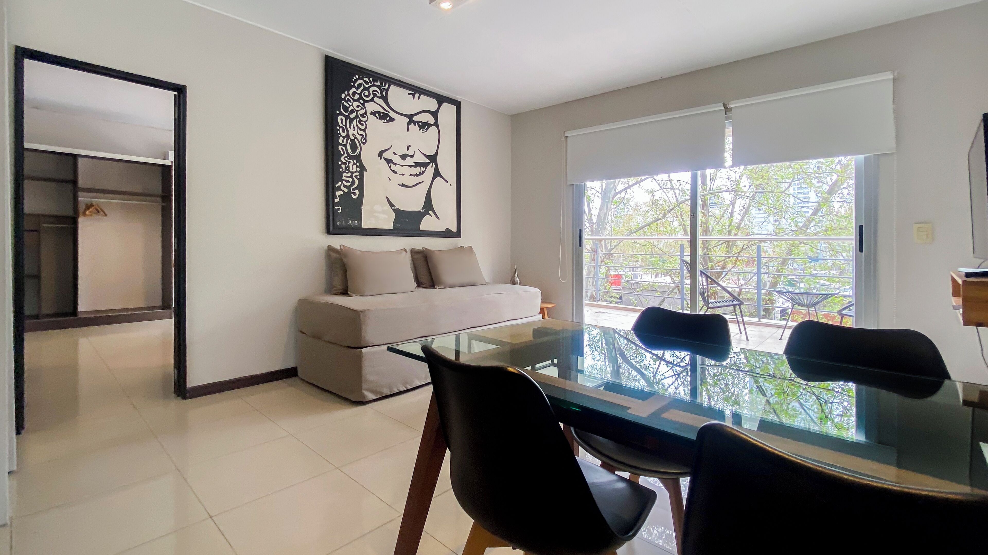 Apartamento família, 1 quarto, terraço | Roupas de cama premium, edredons de pluma, cofres nos quartos