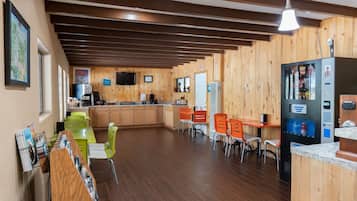Café da manhã continental grátis todos os dias
