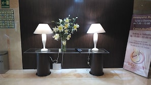 TV de tela plana 32 polegadas com canais a cabo, TV, DVD player