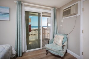 Queen Room, Ocean View | Ferros/tábuas de passar roupa, camas extras/dobráveis (sobretaxa)