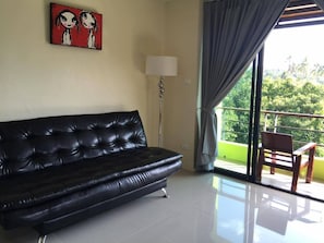 Quarto Triplo, varanda | Cofre no quarto, secretária, camas desdobráveis, Wi-fi grátis 