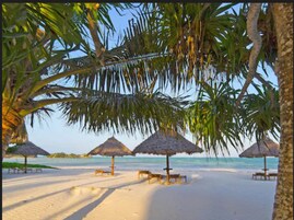 Vista para praia/oceano