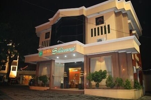 New Siliwangi Hotel & Restaurant - Semarang