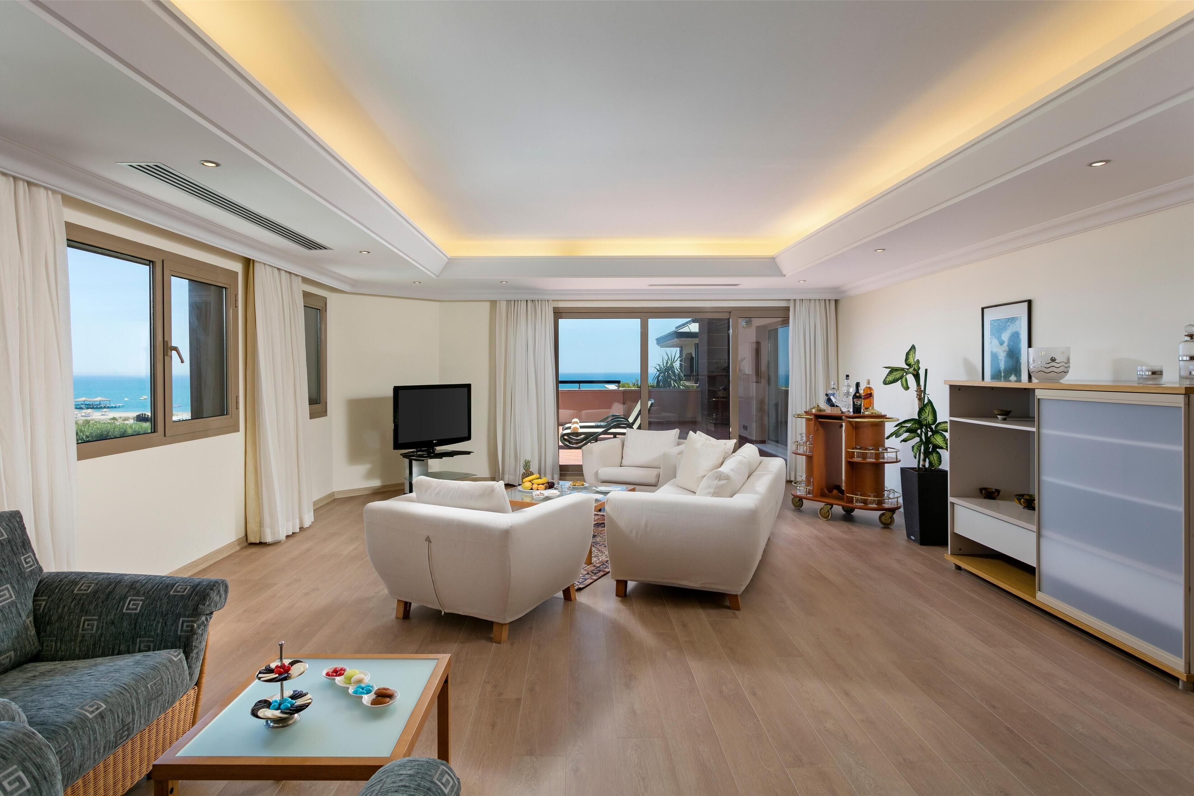 Minibar grátis, cofre no quarto, quartos insonorizados 