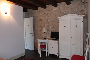 Quarto standard, 1 quarto, vista para o jardim | Comodidades do quarto