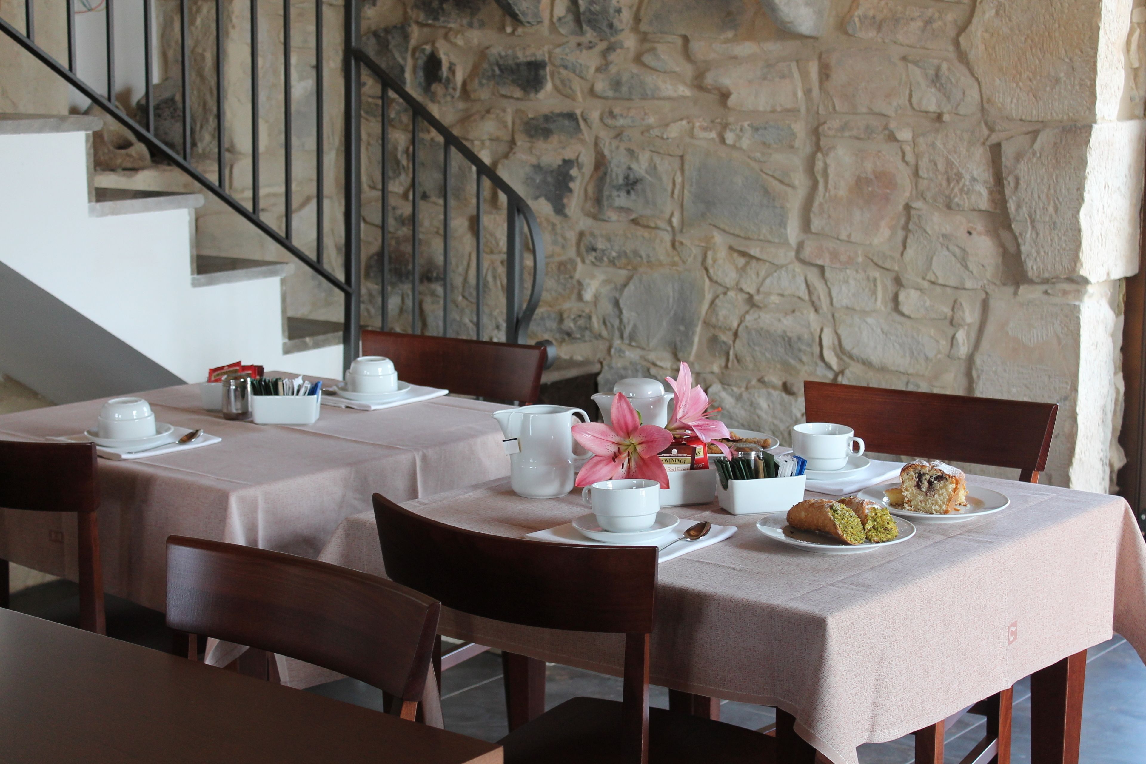 Pequeno-almoço tipo buffet diário incluído 