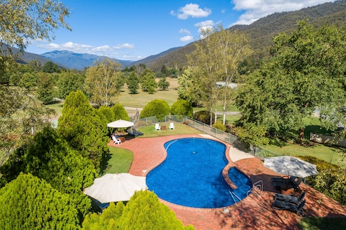 Dederang Hotels from $69 - Hotel Deals | Travelocity