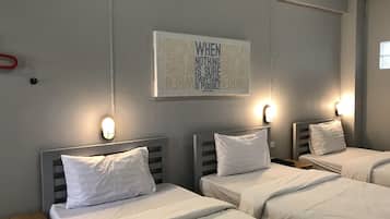Quarto Triplo | Wi-fi grátis, roupa de cama fornecida
