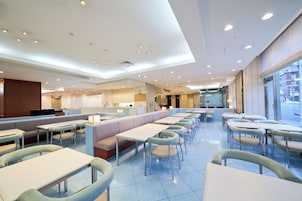 Café da manhã com buffet todos os dias mediante uma taxa