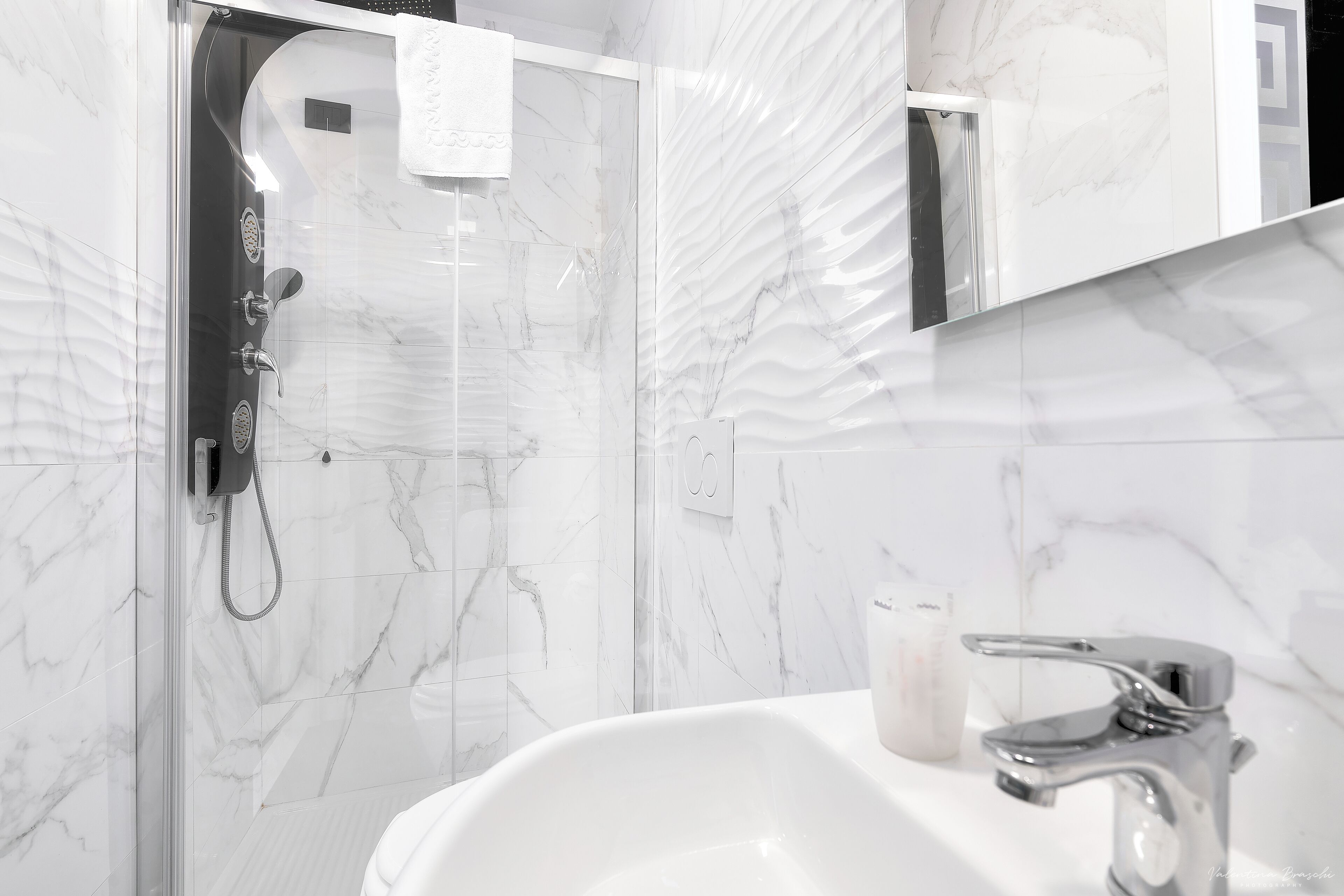 Banheira de imersão, secador de cabelo (mediante solicitação)