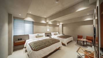 Quarto Quádruplo Clássico, Vista para a cidade | Edredões de penas, secretária, quartos insonorizados