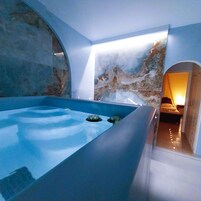 Executive Water Apartment | Lençóis italianos Frette, roupa de alta qualidade, cofre no quarto 