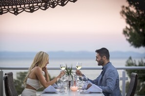 Pequenos-almoços, almoços e jantares servidos 