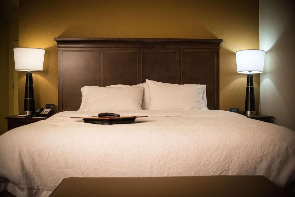 Cofres nos quartos, ferros/tábuas de passar roupa, Wi-Fi de cortesia