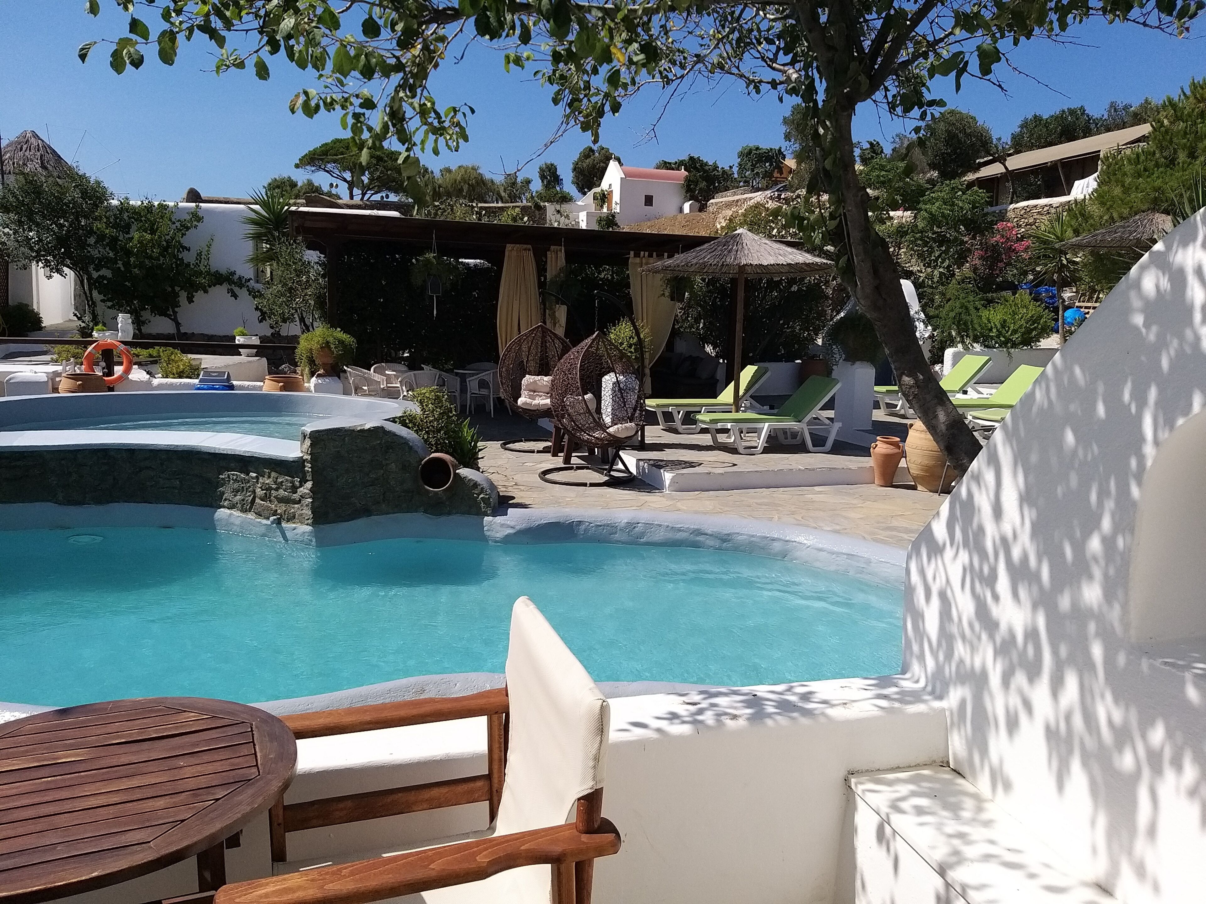 Quarto Duplo ou Twin, vista para a piscina (Kitchenette corner) | Vista da varanda