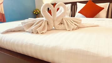 Quarto Twin Standard (Air Condition) | Minibar, cofre no quarto, secretária, Wi-fi grátis