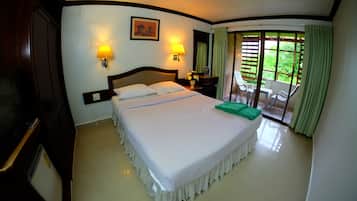 Quarto casal standard | Escrivaninha, Wi-Fi de cortesia, roupa de cama
