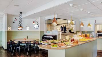 Pequeno-almoço tipo buffet diário incluído