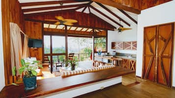 Bangalô luxo, 1 quarto, sacada, vista para a montanha