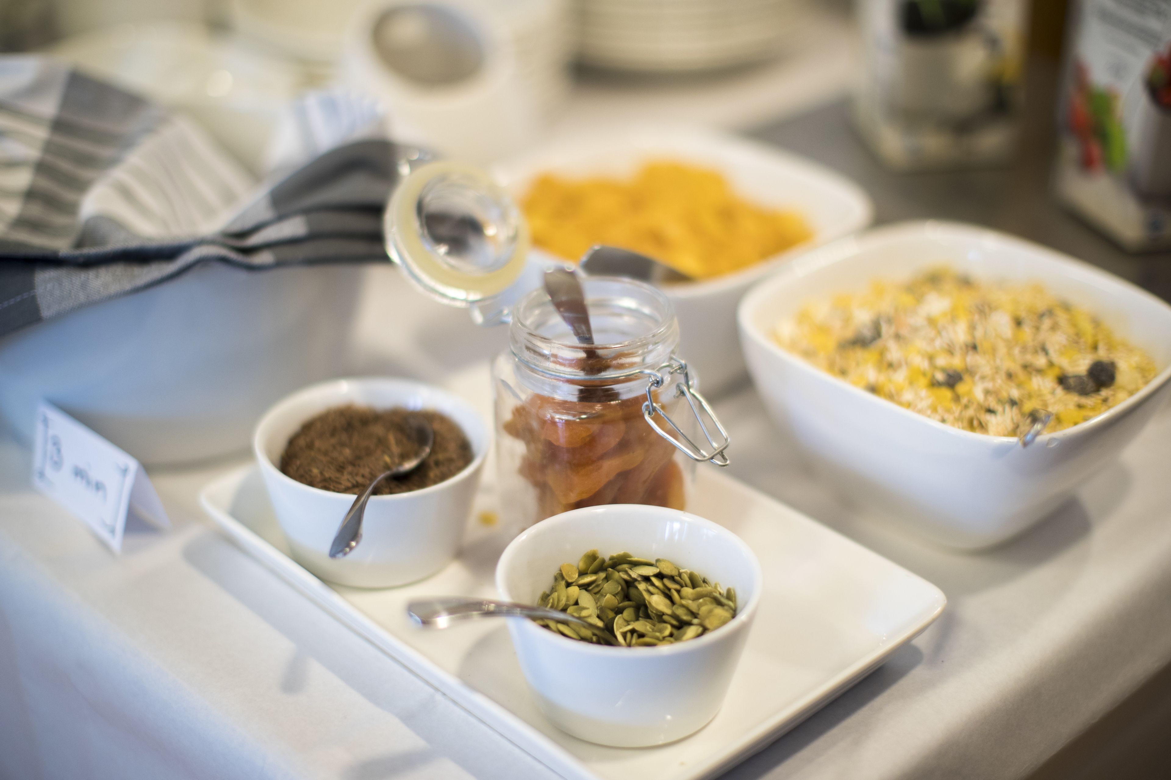 Café da manhã com buffet grátis todos os dias